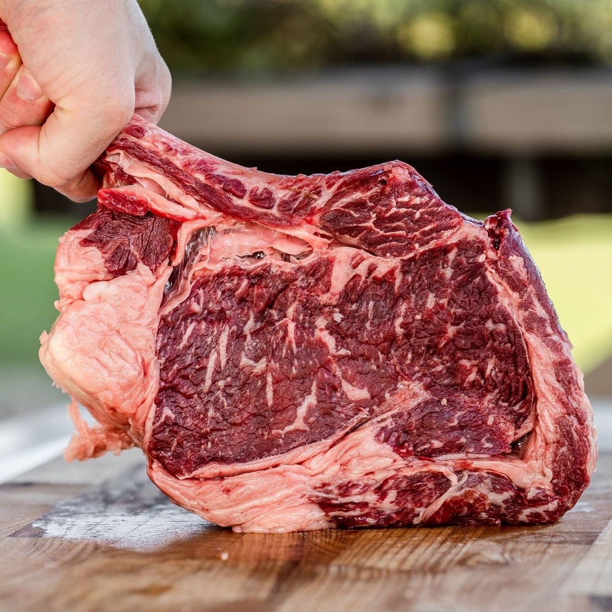 Texas Tomahawk Ribeye Steaks | Buy Tomahawk Steaks Online - 2R Wellborn ...